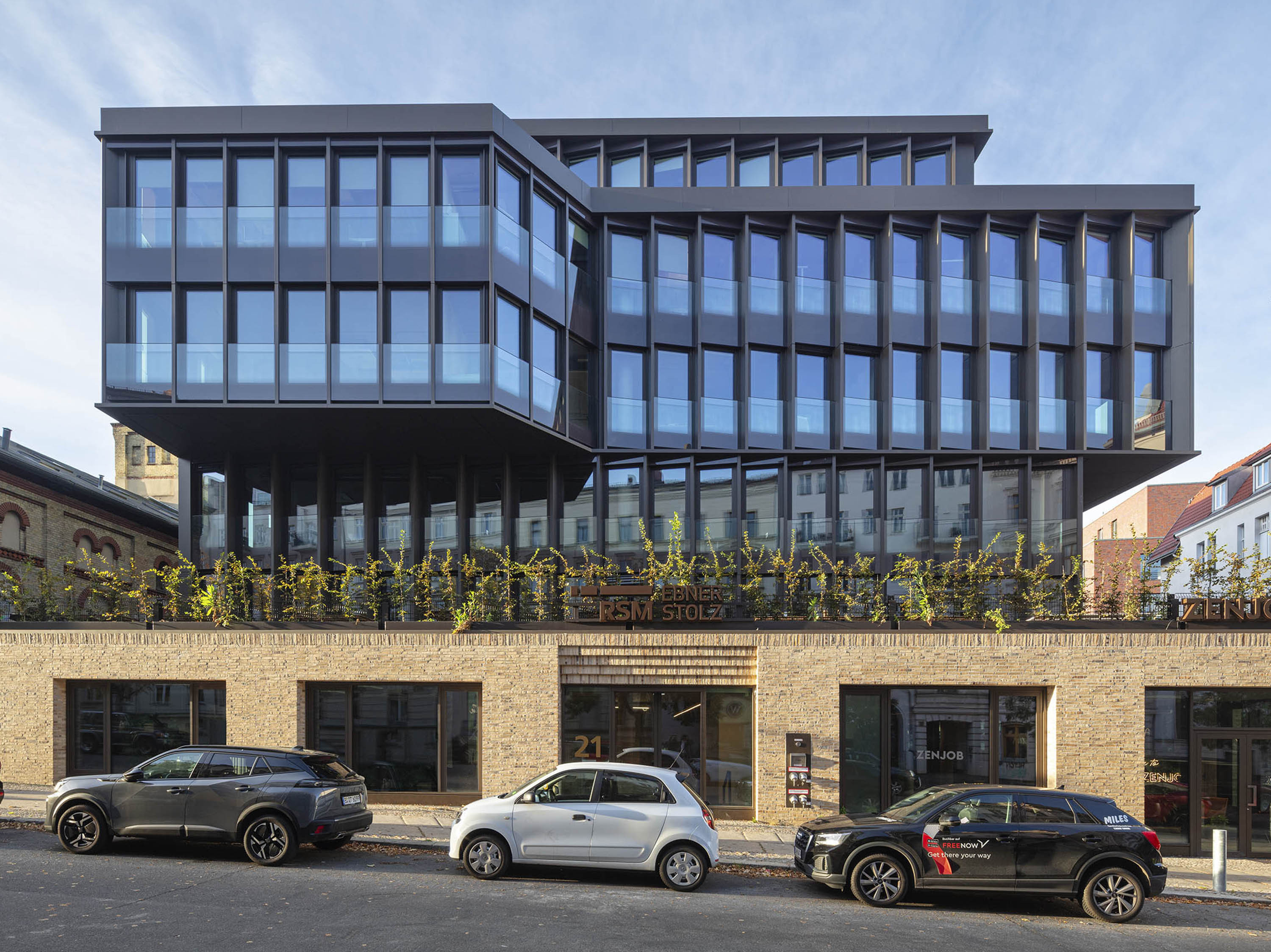 SAB office building - Saarbruecker Strasse 21 - Tchoban Voss Architekten